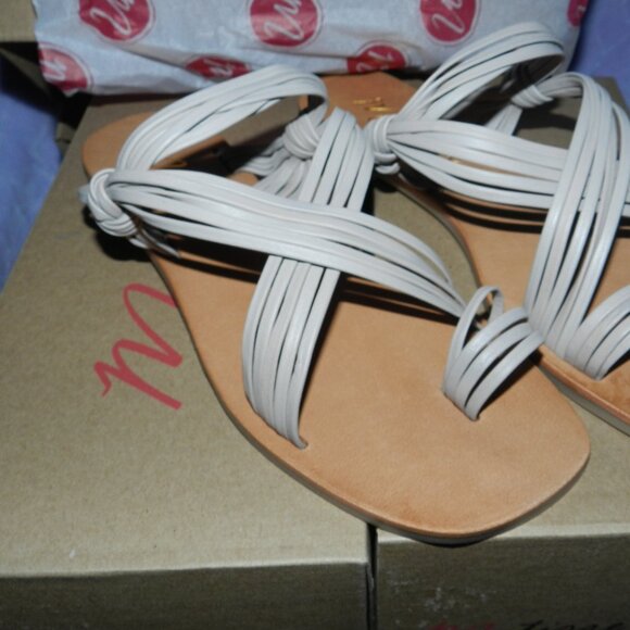 Matisse | Shoes | New Matisse Rogue Leather Toe Loop Strappy Flat ...